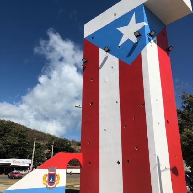 Restauran la bandera de Puerto Rico en Fajardo - Primera Hora